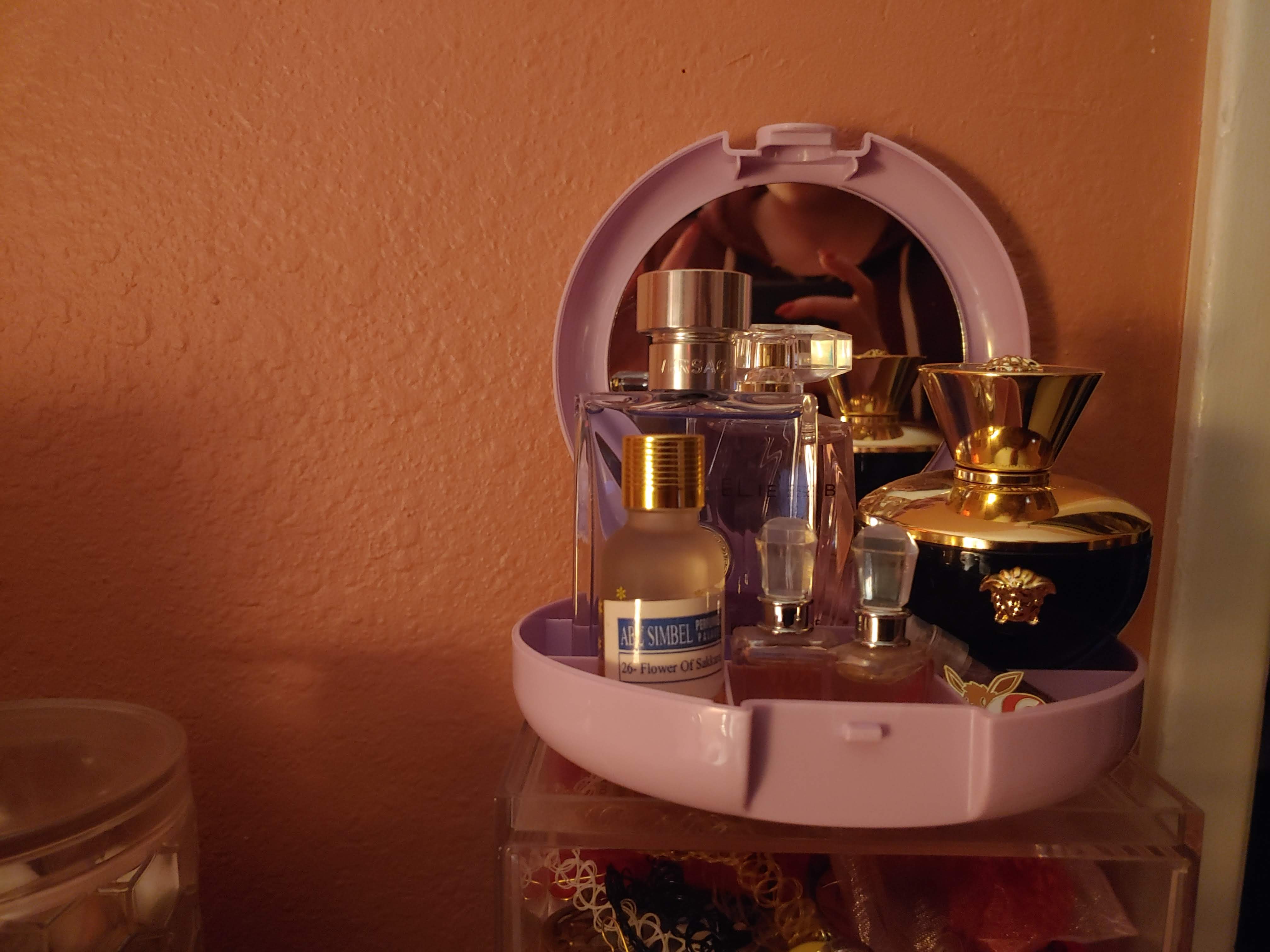 Perfume in the dark – Flo Feed